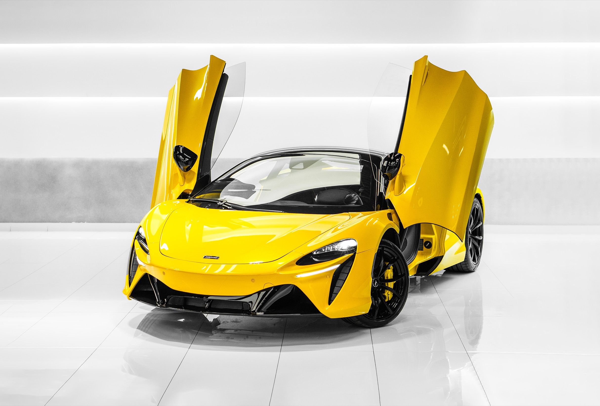 Rent Mc Larren Yellow (yellow) 2024 in Dubai | 2034 | Rentop
